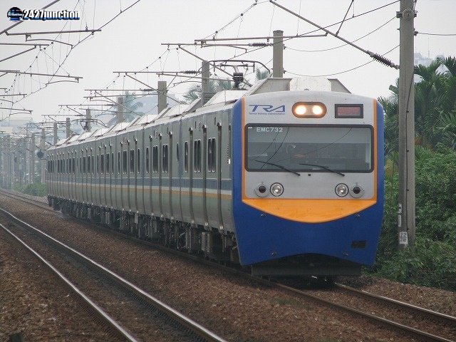 台湾鐵路管理局-EMU700型