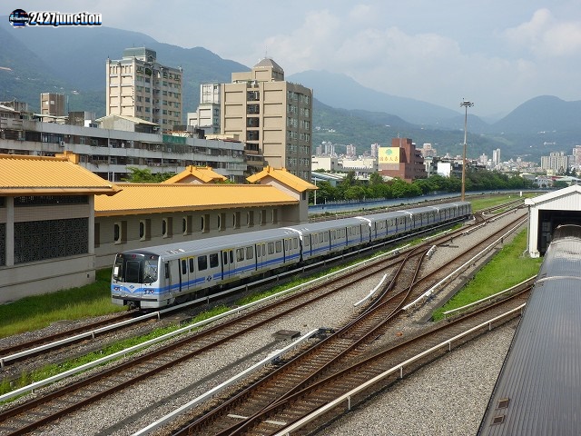 台北捷運381型電車登場