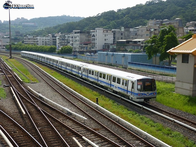 台北捷運381型電車登場