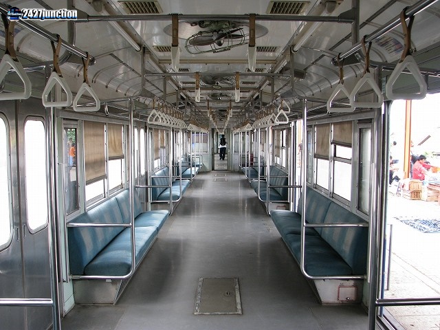 KRL JABODETABEK-元 JR東日本103系 内装