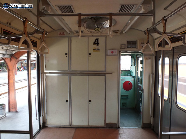 KRL JABODETABEK-元 JR東日本103系 内装