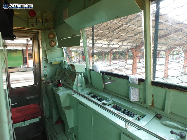 KRL JABODETABEK-元 JR東日本103系 内装