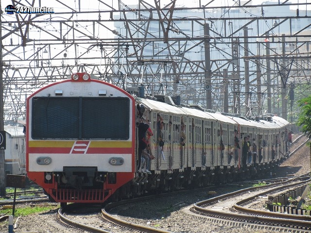KRL JABODETABEK−KL3-86/87型