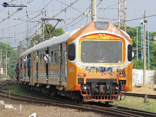 KRL JABODETABEK−HOLEC