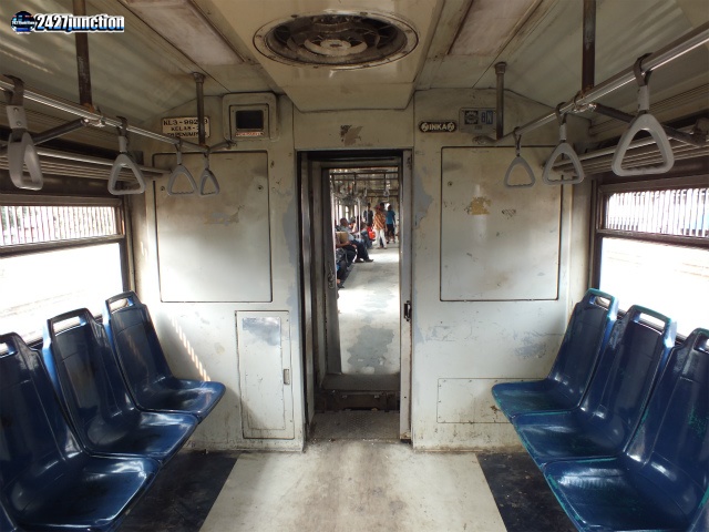 KRL JABODETABEK−HOLEC