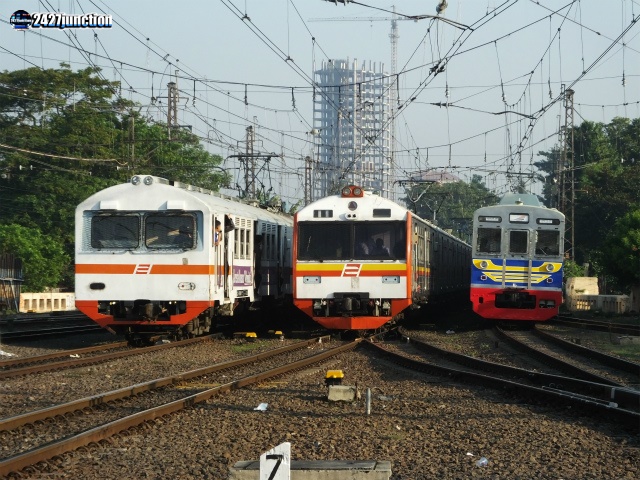 KRL JABODETABEK−HITACHI
