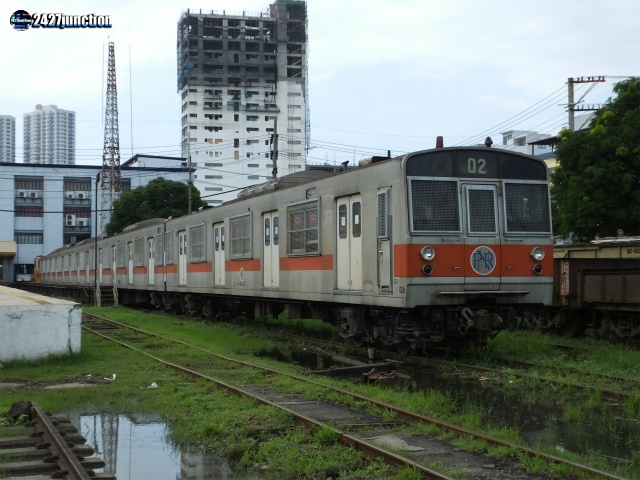 フィリピン国鉄（PNR）−元 JR東日本203系 外観