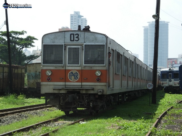 フィリピン国鉄（PNR）−元 JR東日本203系 外観