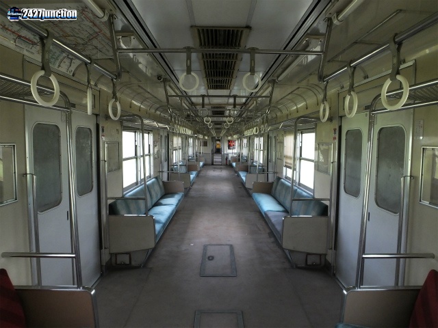 フィリピン国鉄（PNR）−元 JR東日本203系 内装