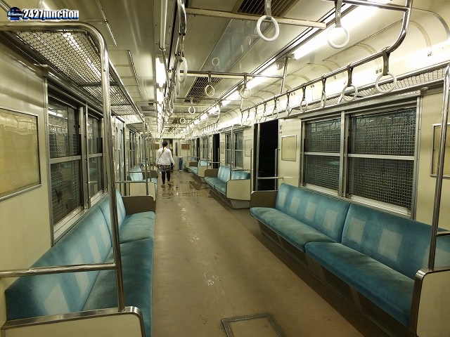 フィリピン国鉄（PNR）−元 JR東日本203系 内装