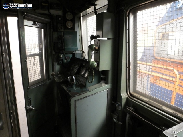 フィリピン国鉄（PNR）−元 JR東日本203系 内装